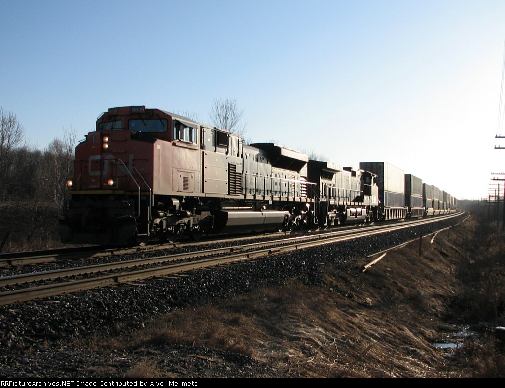 CN 8839 at Mile 260 Kingston Sub